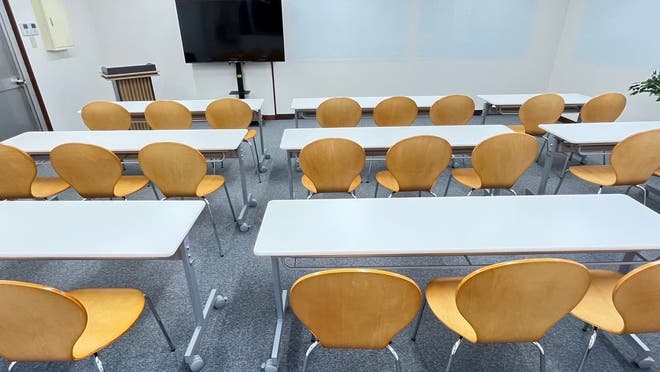 ⭐️研修・勉強会・セミナーに⭐️参加者が迷わない駅1分⭐️広々40㎡の明るい会議室⭐️WB3台・65㌅TV⭐️ZEN 新潟駅前の写真2