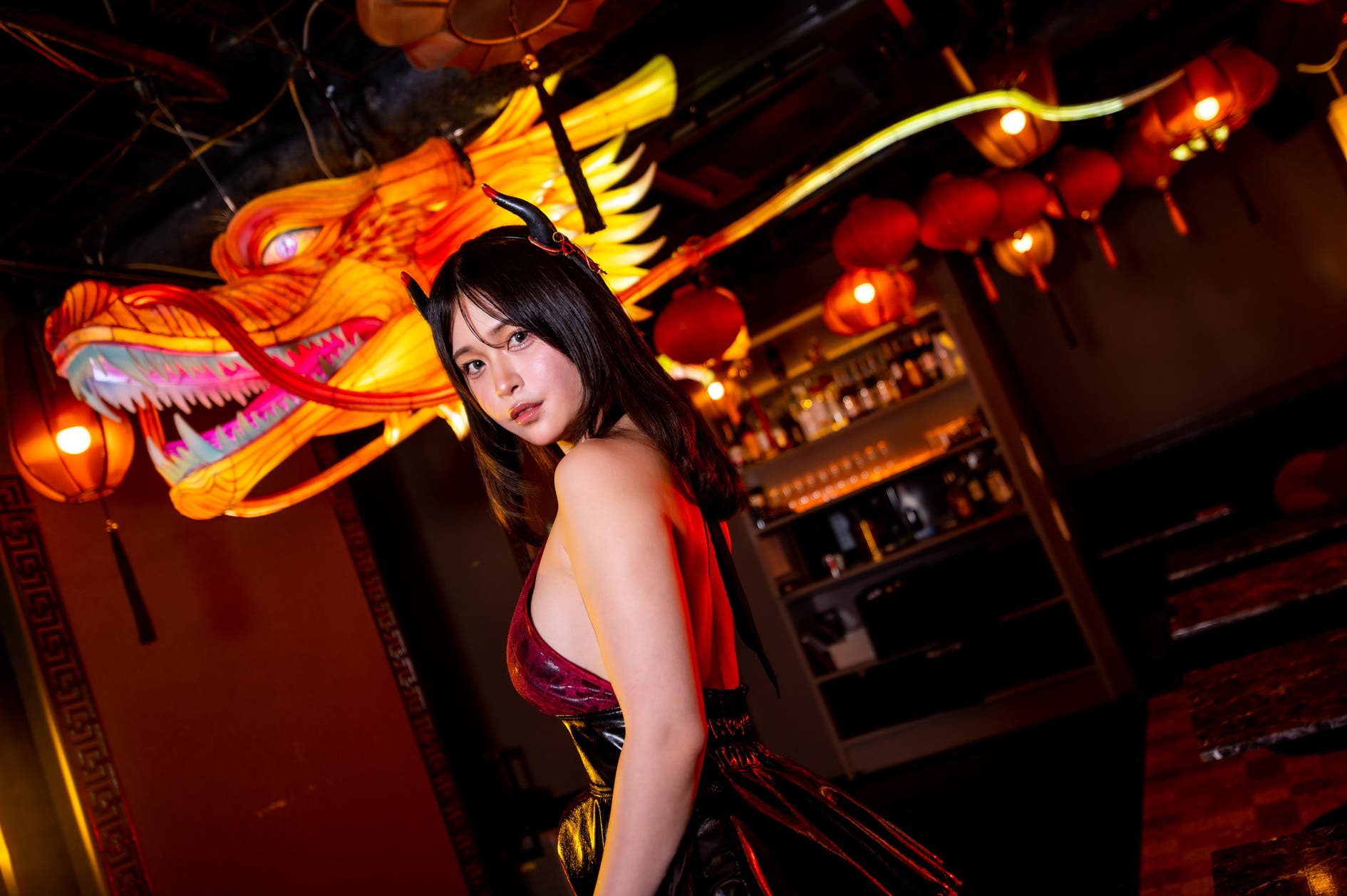 【新宿駅近】ネオン中華コンカフェの写真4