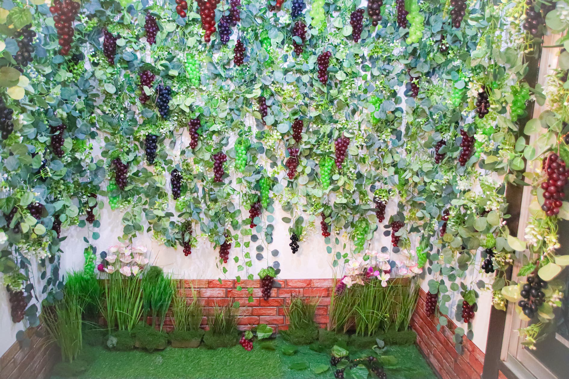 本所吾妻橋駅徒歩6分の可愛いレンタルスペース紅葉🍁ぶどう🍇ピンクの薔薇と猫のお部屋🐈‍⬛ポレート撮影🤍コスプレ🤍推し活の写真5