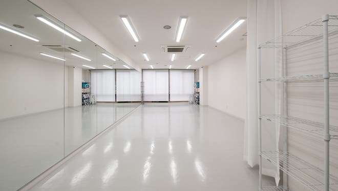 【元町駅徒歩1分】47㎡×9m大型ミラー✨NEW OPEN|ダンス・撮影|LED照明完備の写真1
