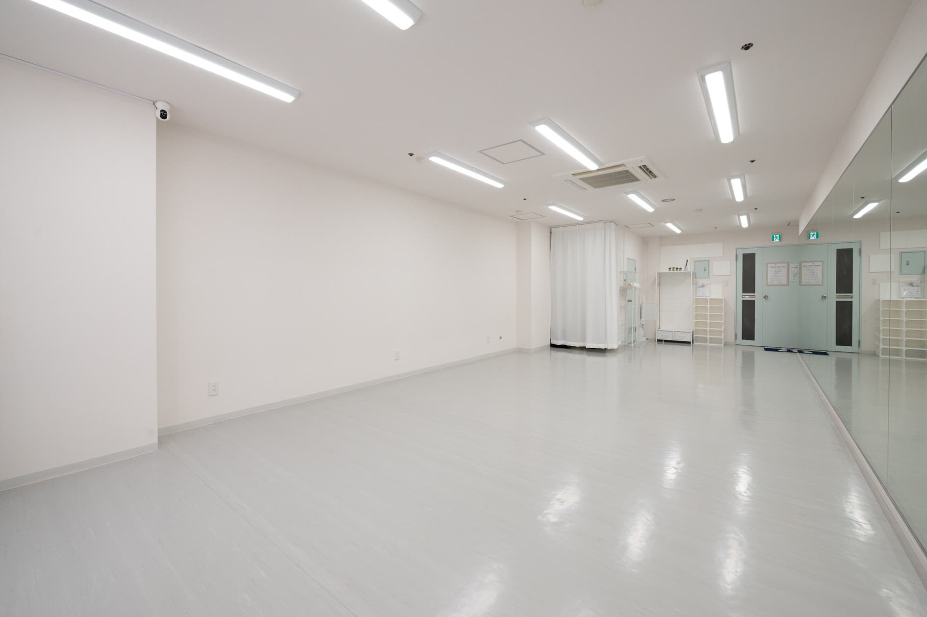 【元町駅徒歩1分】47㎡×9m大型ミラー✨NEW OPEN｜ダンス・撮影｜LED照明完備の写真10
