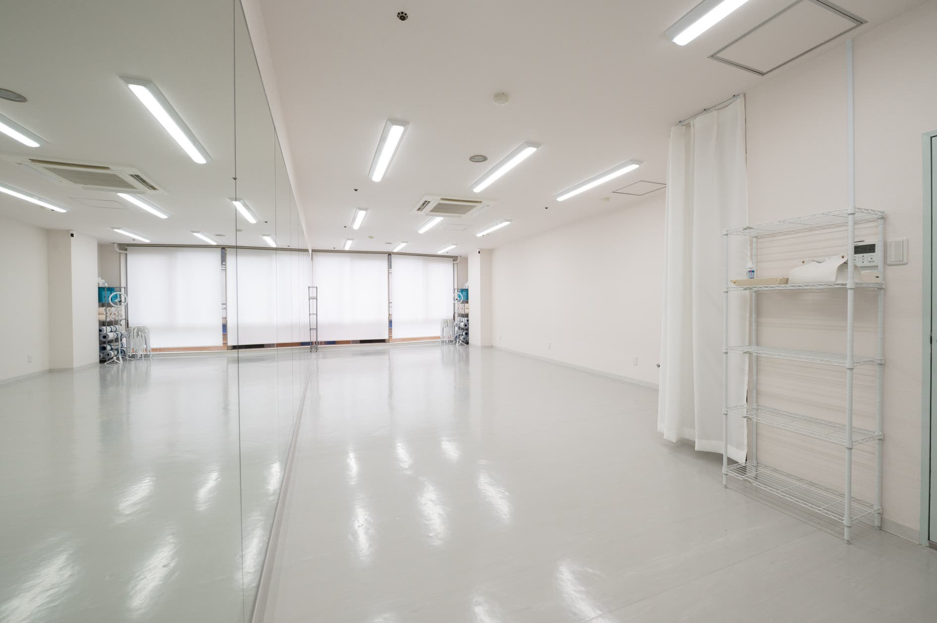 【元町駅徒歩1分】47㎡×9m大型ミラー✨NEW OPEN｜ダンス・撮影｜LED照明完備の写真13