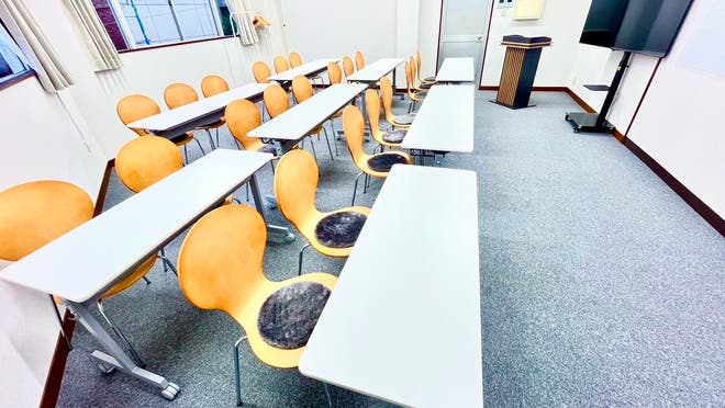 ⭐️研修・勉強会・セミナーに⭐️参加者が迷わない駅1分⭐️広々40㎡の明るい会議室⭐️WB3台・65㌅TV⭐️ZEN 新潟駅前の写真6