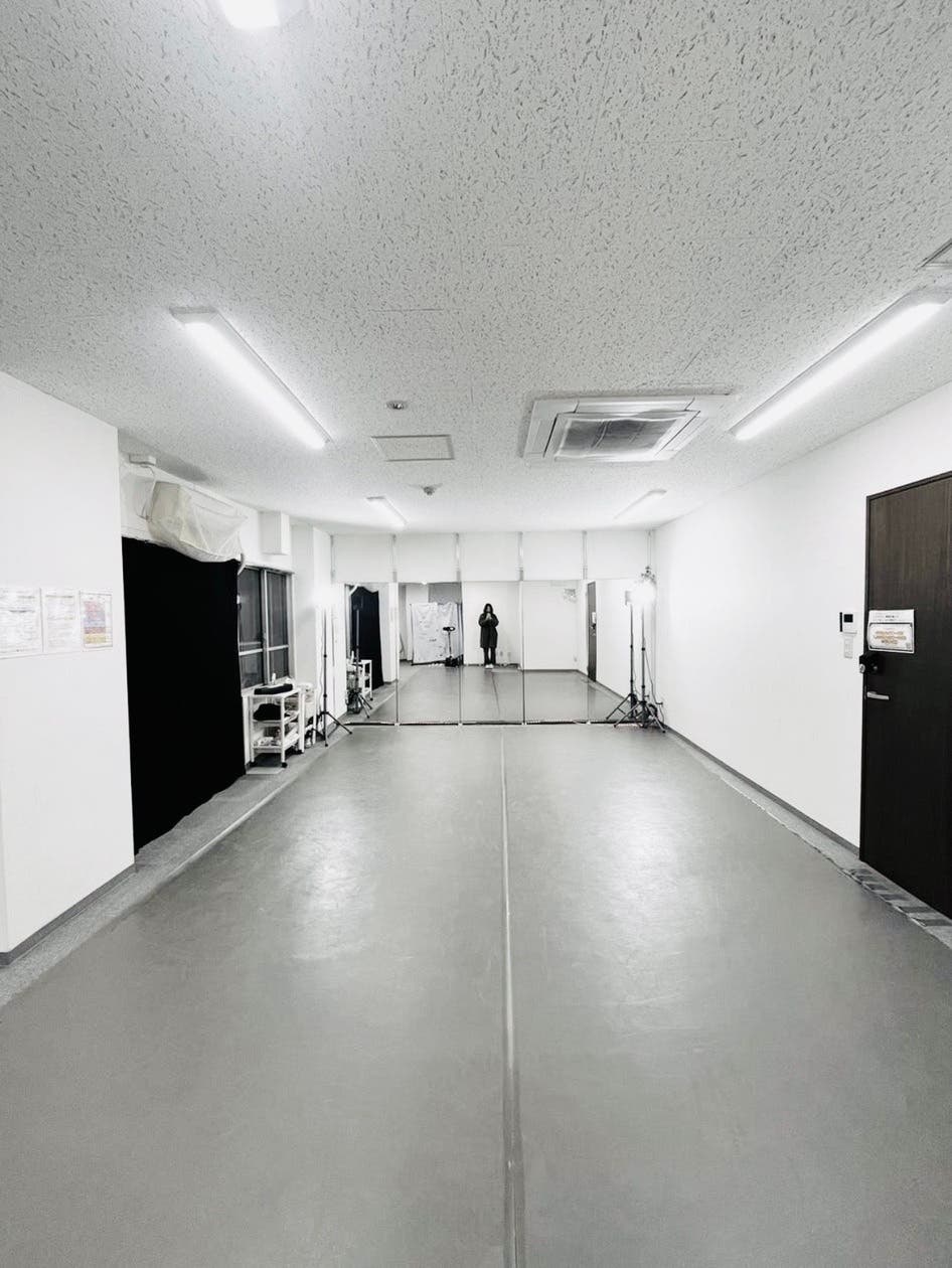 日暮里駅から徒歩3分のリノリウムダンススタジオの写真1