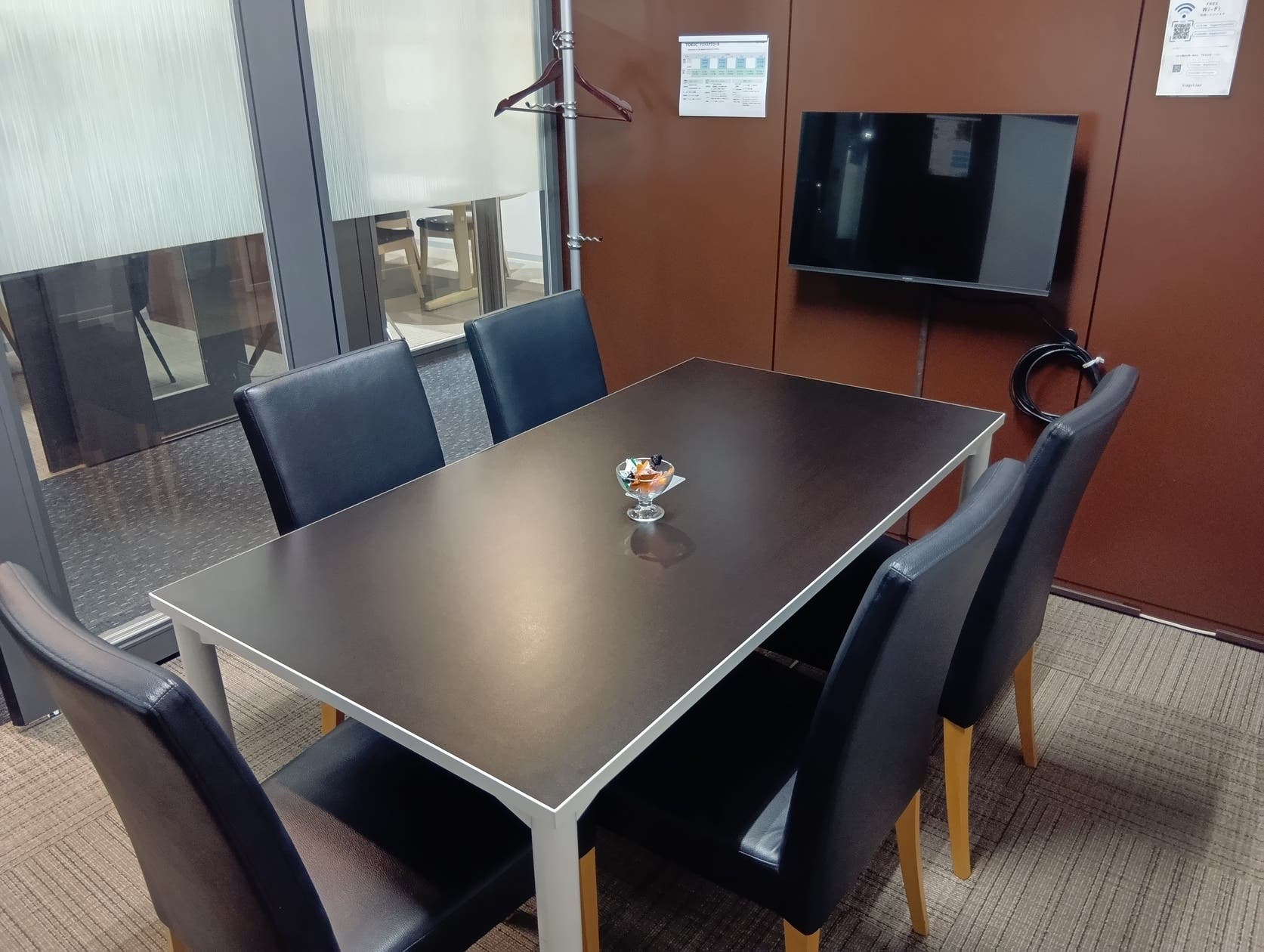 【仙台駅西口徒歩2分】高速Wi-Fi・フリードリンク完備！スタッフ常駐で安心！ステージライン_会議室3の写真1