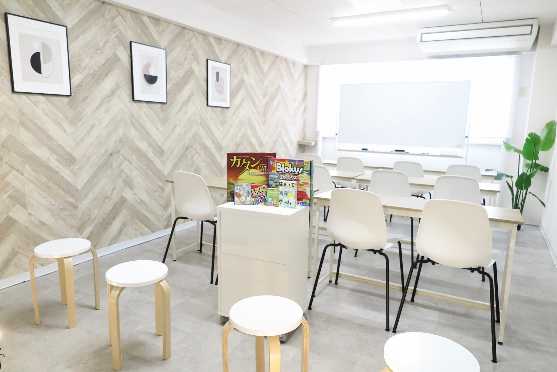 【中崎町駅50秒・梅田ロフト５分⭐】/wifi・設備無料/16名/会議室・施術ベッド・ボードゲーム♠/ゴミ捨て無料の写真1