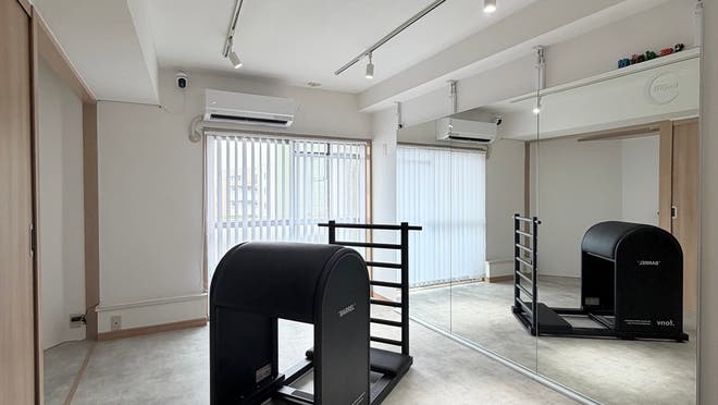 【広々31㎡/黒×ウッド基調】|国内稀少マシン導入|キャフォーマー・バレル・チェア完備|スチール撮影可の写真18
