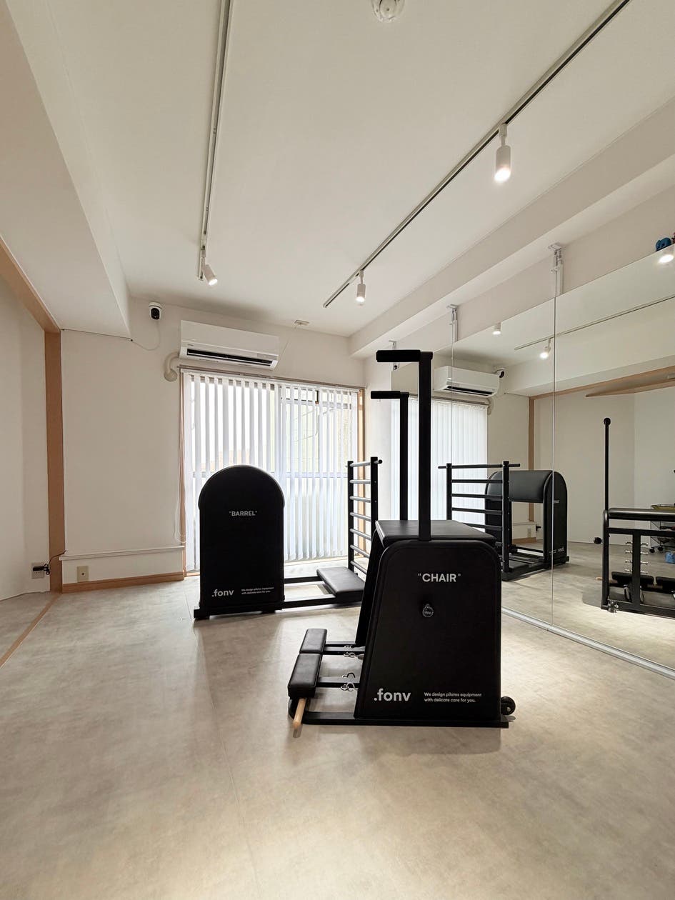 【広々31㎡/黒×ウッド基調】|国内稀少マシン導入|キャフォーマー・バレル・チェア完備|スチール撮影可の写真19