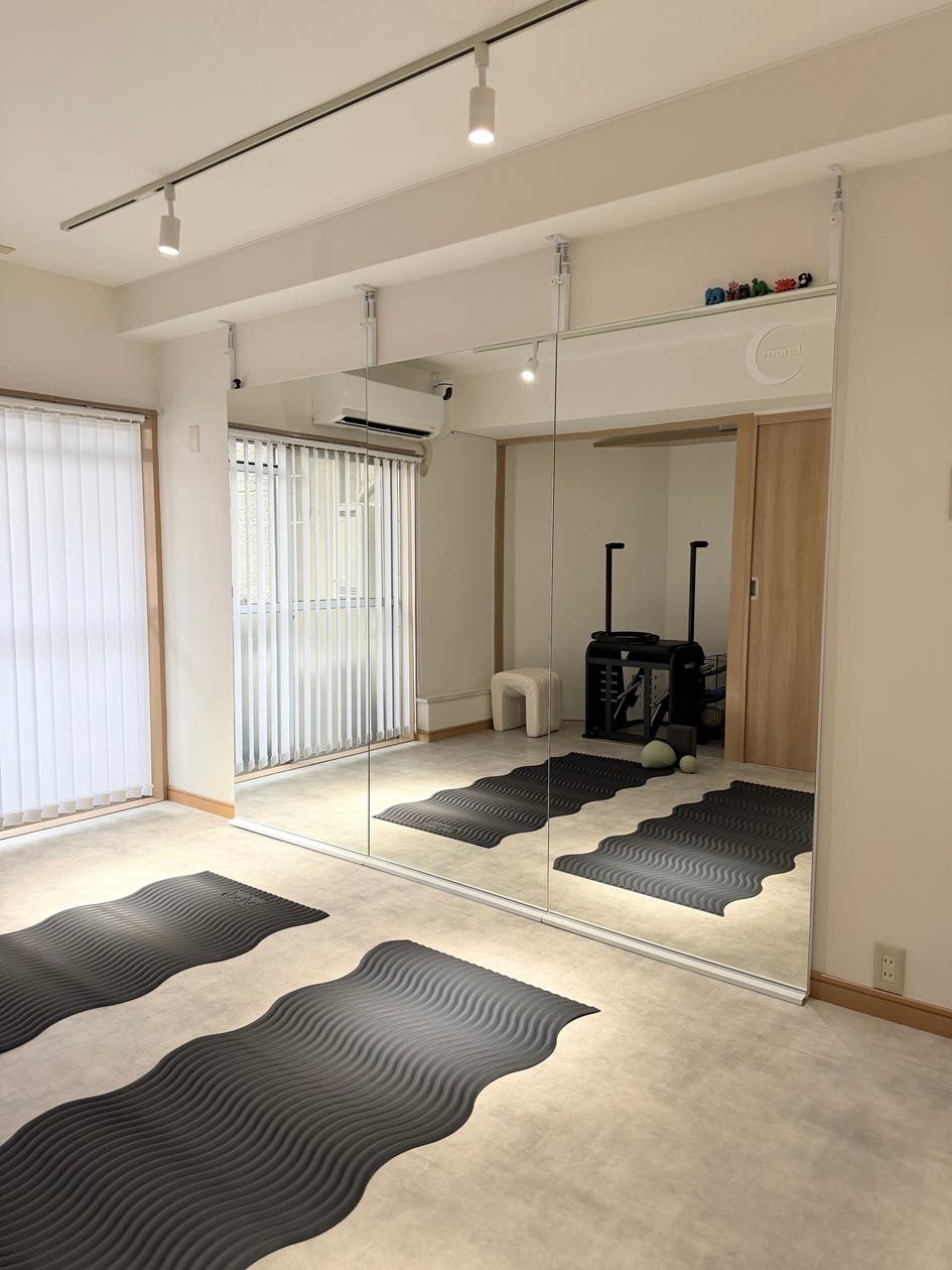 【広々31㎡/黒×ウッド基調】|国内稀少マシン導入|キャフォーマー・バレル・チェア完備|スチール撮影可の写真21