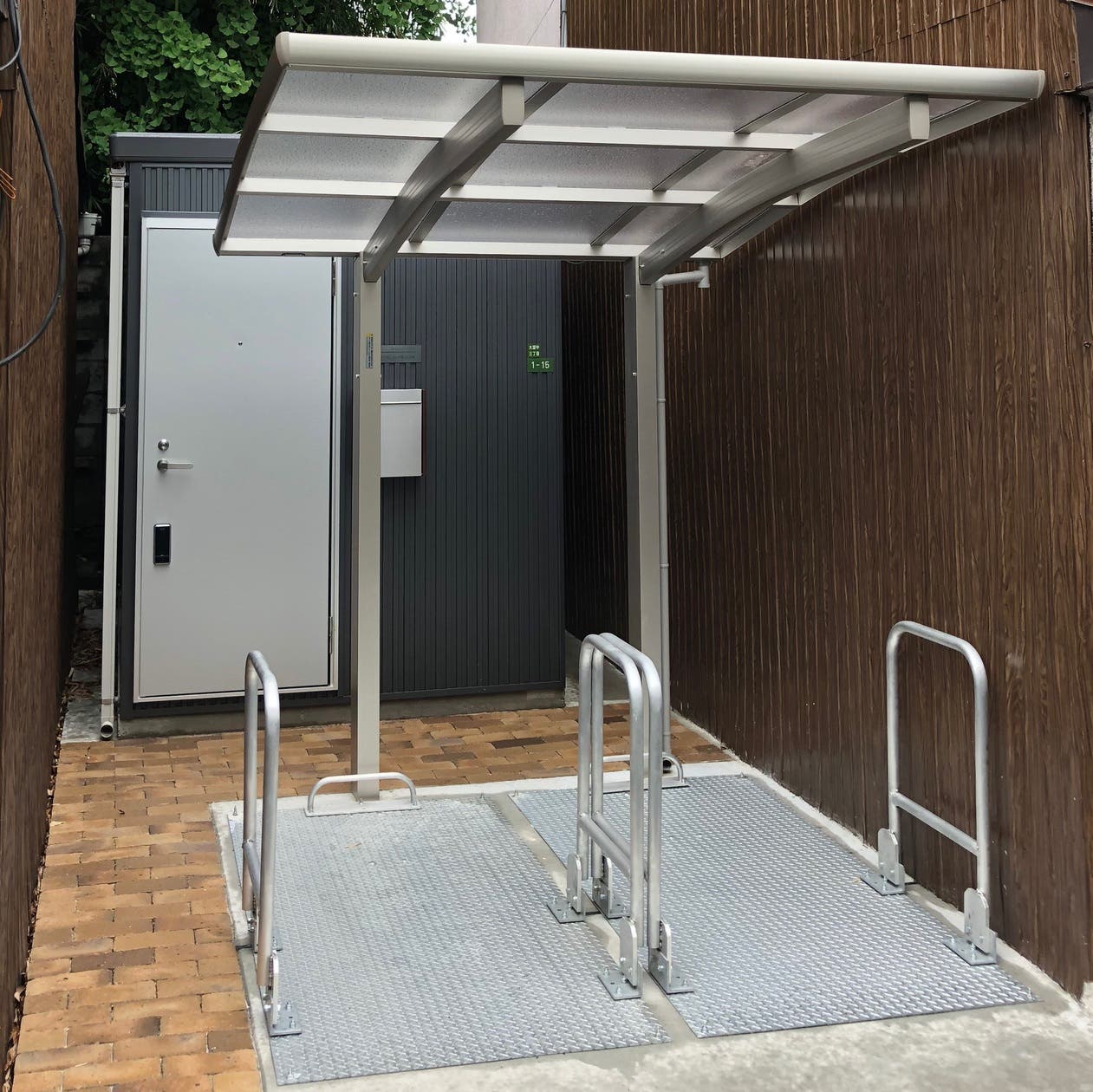 「自宅以外で落ち着いて話せる場所がない」方へ。建物まるごと貸切で映り込みなし。都心なのに静かで、光回線Wi-Fi完備です。の写真7