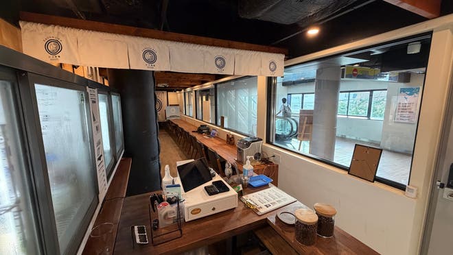 湘南江の島駅直結|大画面・立体音響付きカフェ貸切スペースの写真7