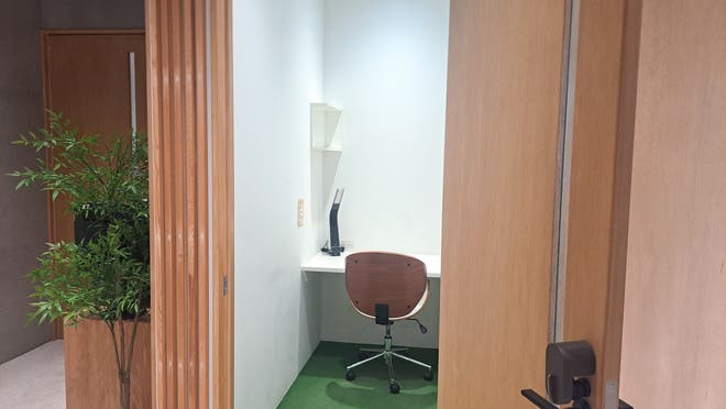 【町田 完全個室・B席】【駐車場無料】Webミーティングや集中作業、自習に最適です!カフェスペースも利用可能の写真3