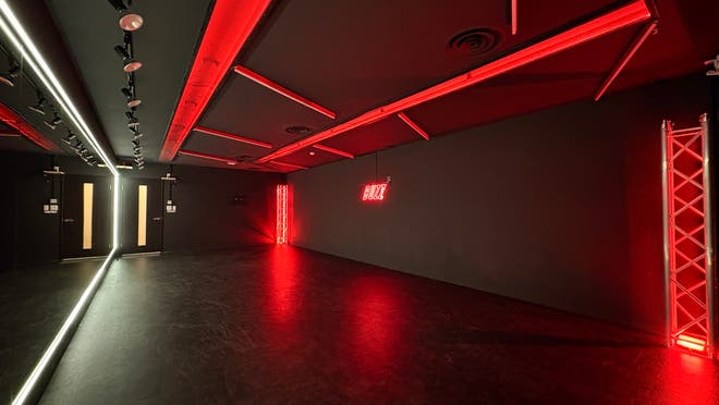 【BUZZ 名古屋本店】2stの写真1