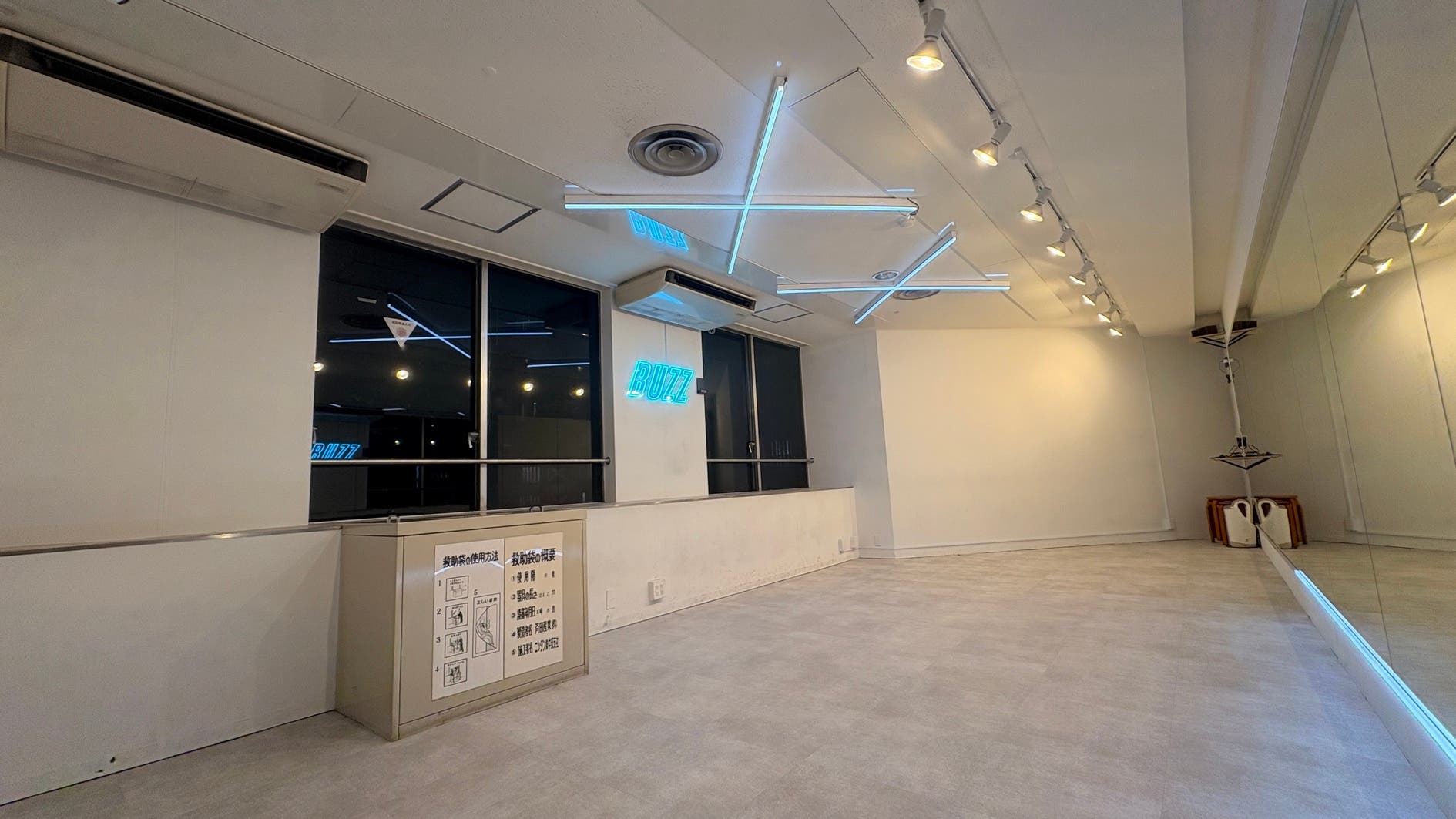 【BUZZ 名古屋本店】3stの写真10