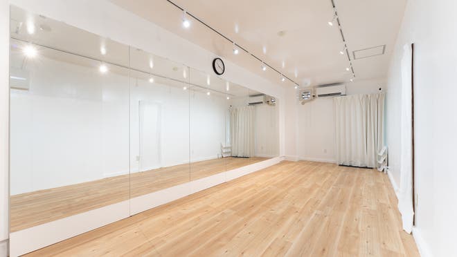 【NEW】オープン記念割🎉駅徒歩30秒|鏡5.4m×1.8m|更衣室完備丨備品充実丨ヨガ・少人数レッスン・個人練習に最適丨の写真2