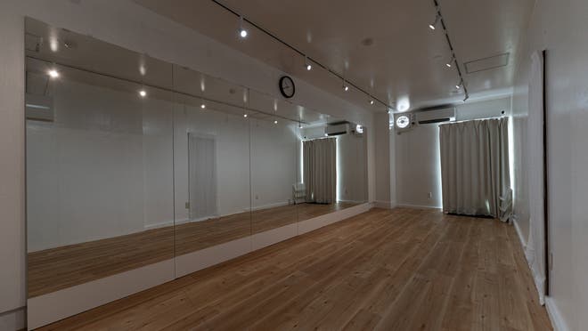 【NEW】オープン記念割🎉駅徒歩30秒|鏡5.4m×1.8m|更衣室完備丨備品充実丨ヨガ・少人数レッスン・個人練習に最適丨の写真5