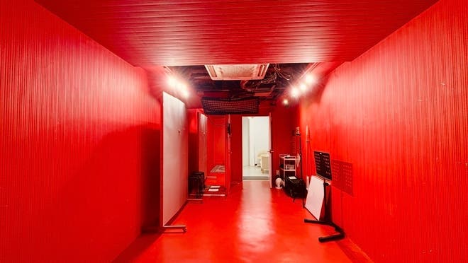 【真っ赤な没入空間】MV・アー写・ポートレート撮影に最適な撮影スタジオ!コスプレにも!【3F】ベースカラー:レッドの写真6