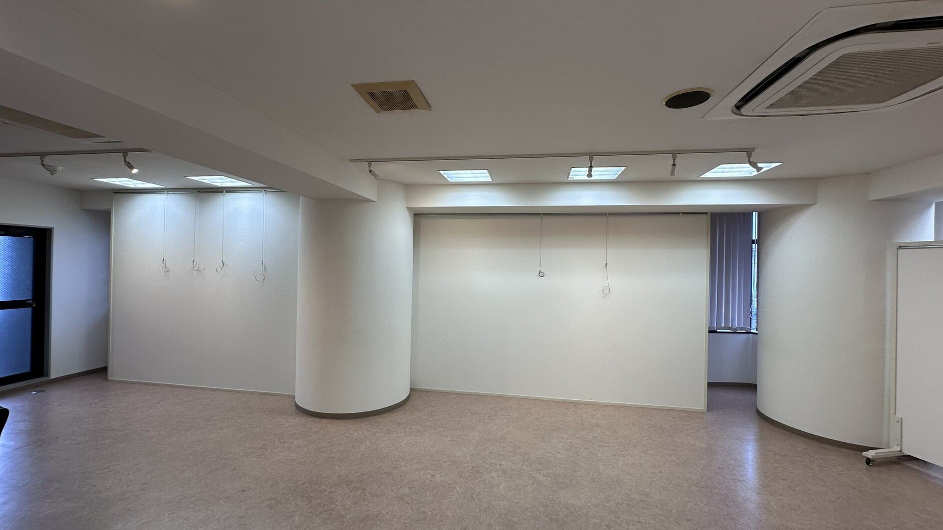 福生駅西口徒歩2分｜元画廊の約90㎡広々空間｜展示会・催事・会議にの写真2