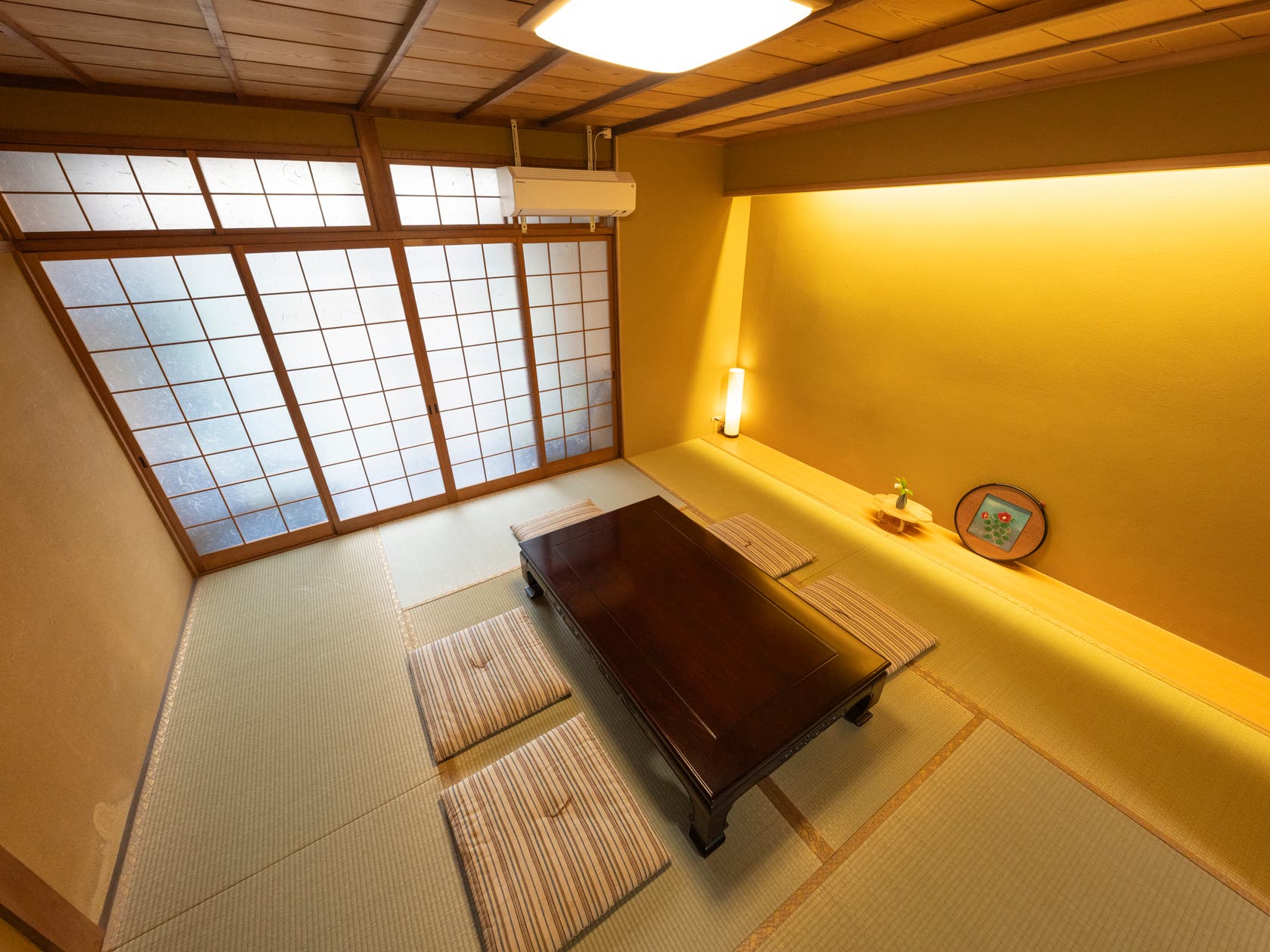 【京都・西陣 l 築150年の京町家】JURAKU ANNEX１階全面完全貸切Aプラン（和室・ダイニング（キッチン含む））の写真1