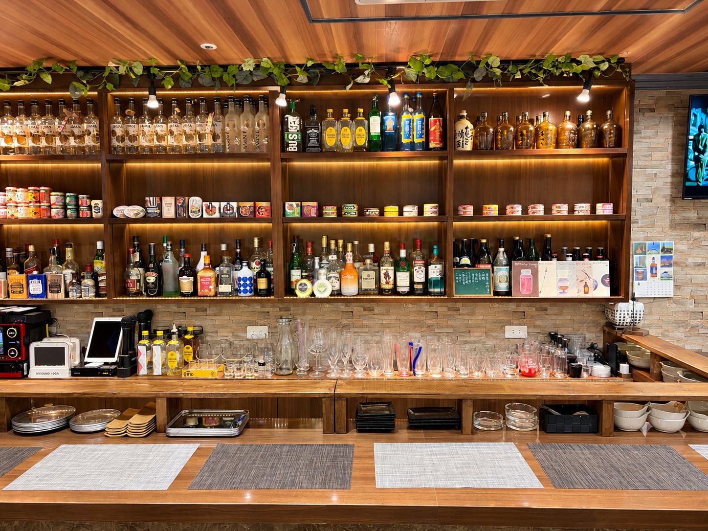 栄・女子大｜貸切BAR🍸カラオケ無料🎤飲食持込OK｜二次会・誕生日会・パーティーの写真2