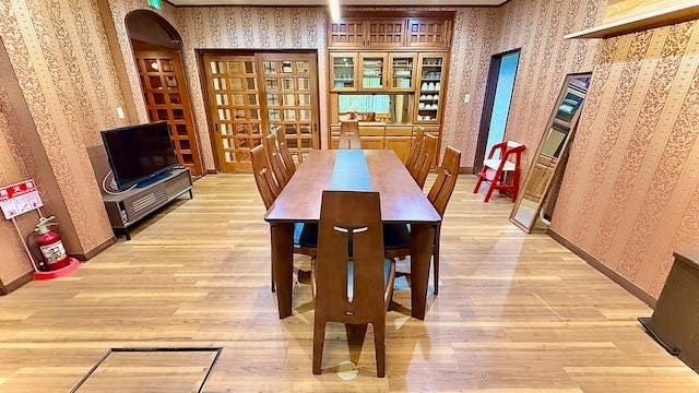 1階ダイニングキッチン「約10帖ゆったりスペース」  ー女子会 ママ会 料理 誕生日会 ホームパーティーなどにー の写真1