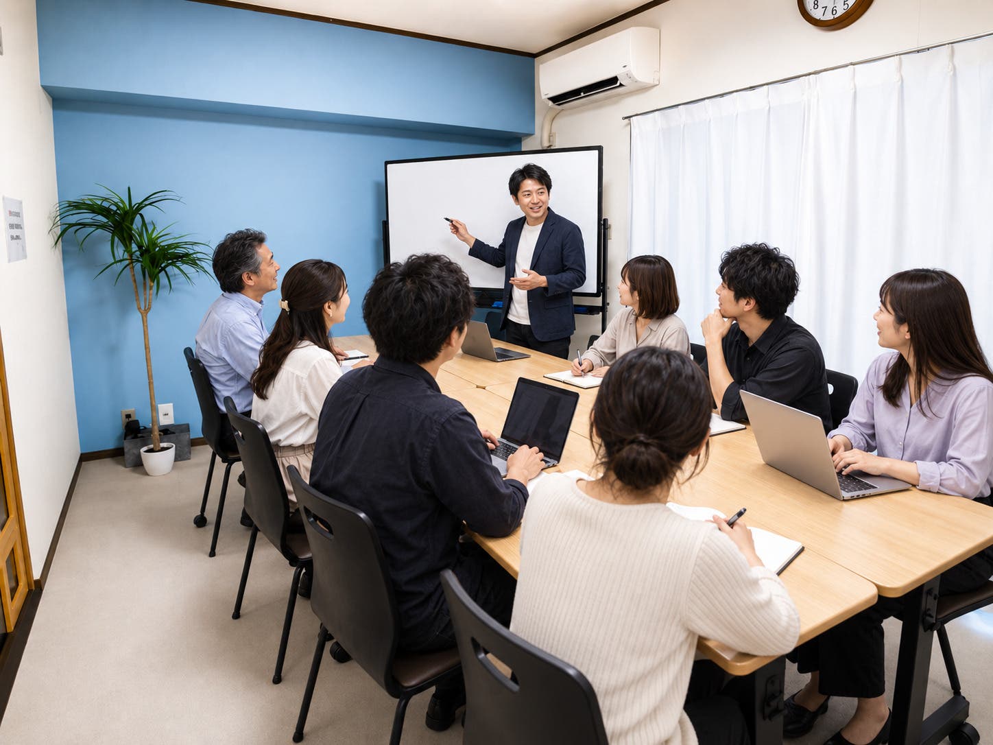 祇園駅Ｐ２出口徒歩２分/２４時間貸し会議室/最大１２人/設備無料貸し出し/５５㌅ＴＶ/飲食・飲酒可/ゲーム・ビジネスに最適の写真2