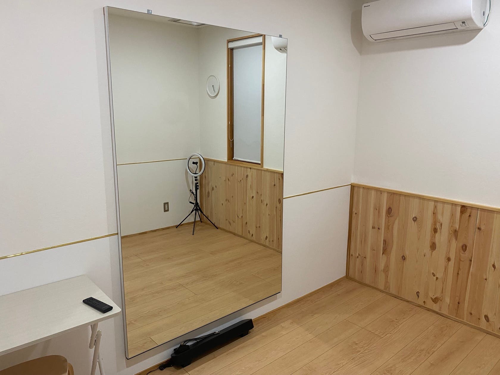 深夜も使える防音個室｜全身が映る鏡・24時間・無料駐車場25台【高岡市戸出】の写真2