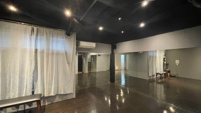 【八王子駅から徒歩9分】ダンス・演劇・タップ・フラメンコも可能なダンススタジオ!の写真1