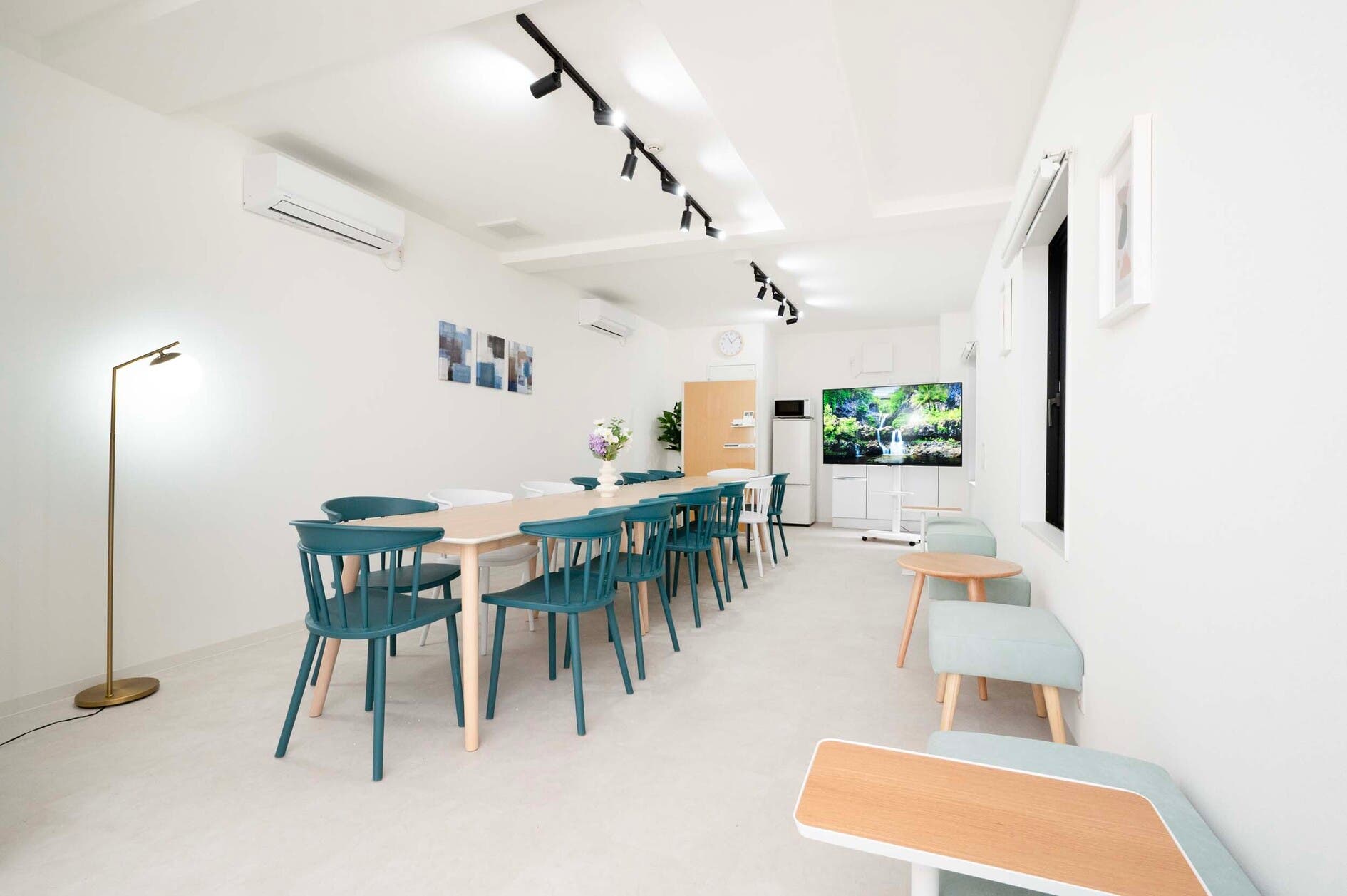 ＜Port Lounge 東神奈川駅前＞OPEN SALE🉐駅徒歩3分🚃光回線Wi-Fi📶パーティー/会議/撮影/鑑賞会の写真1