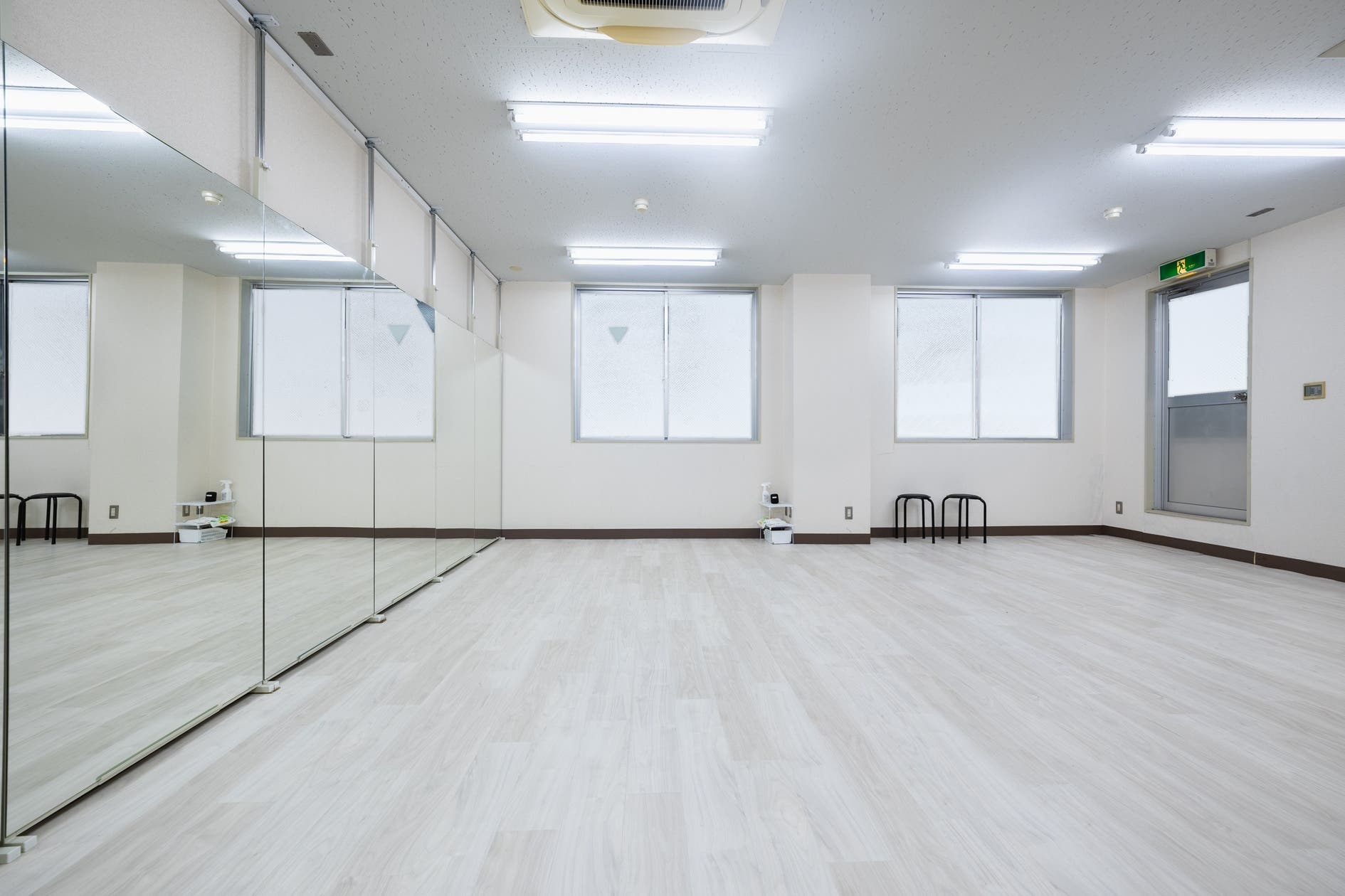 【静岡駅徒歩7分】OPEN記念価格✨ ダンス/ヨガ/撮影などにおすすめのスタジオ｜更衣室あり | Wi-Fiありの写真1