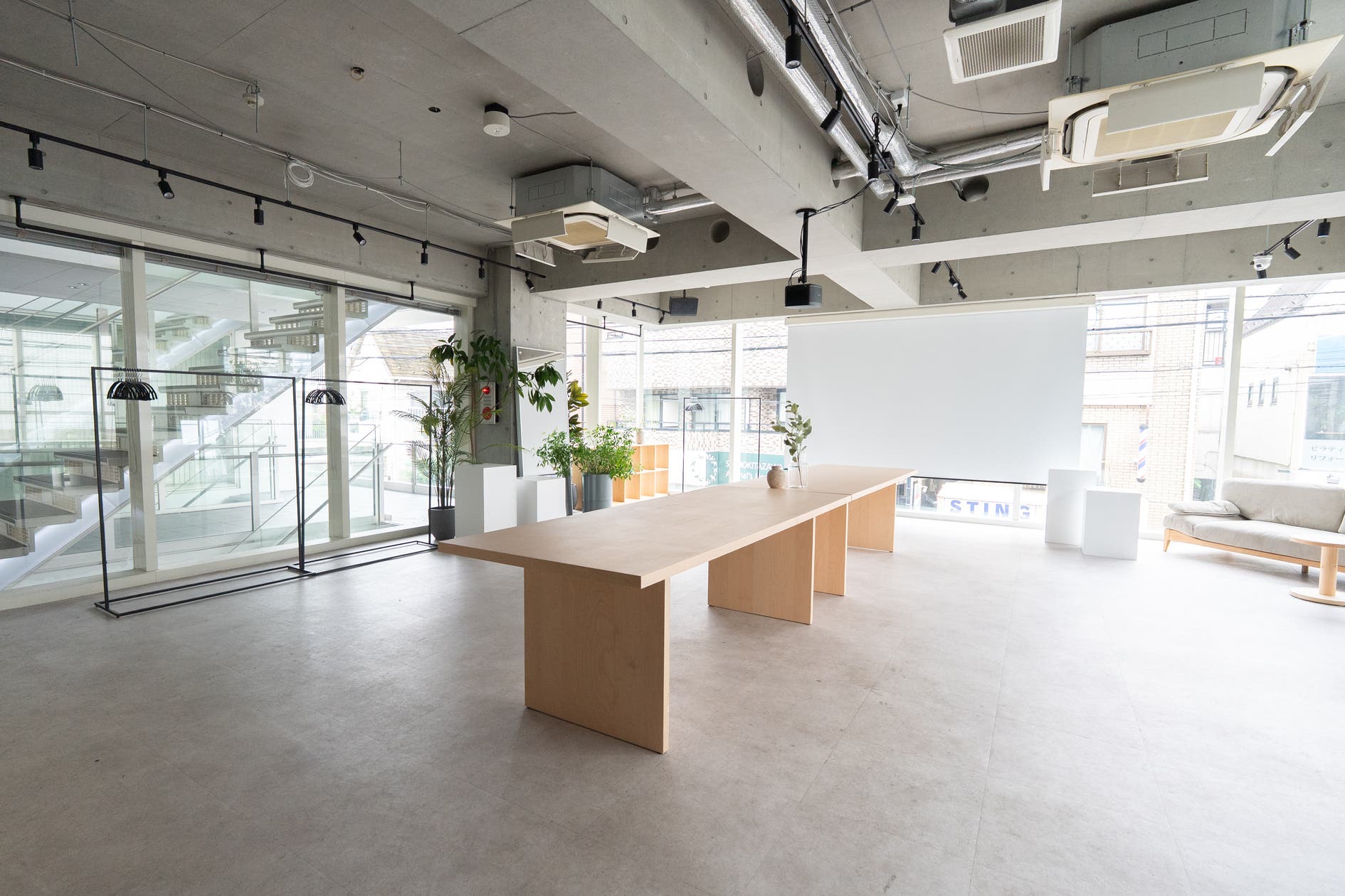 スペモ🌿下北沢駅徒歩5分🚶‍♀️自然光たっぷり✨展示会・ポップアップ・撮影に最適❗️864_actor下北沢の写真1
