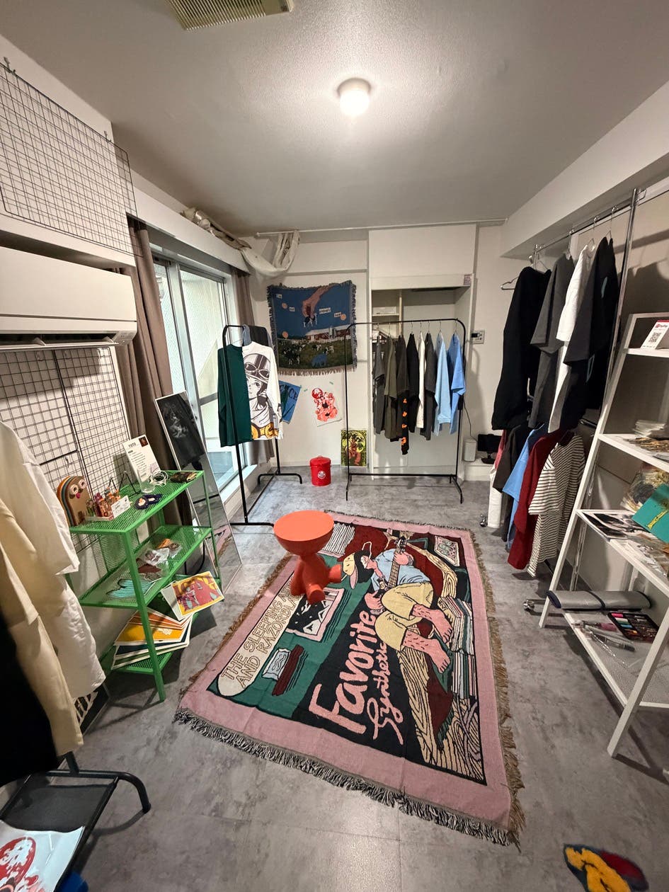 神泉駅徒歩圏。アパレル・イラスト・展示・ポップアップに使える、約8畳の小さなアトリエショップ。の写真1