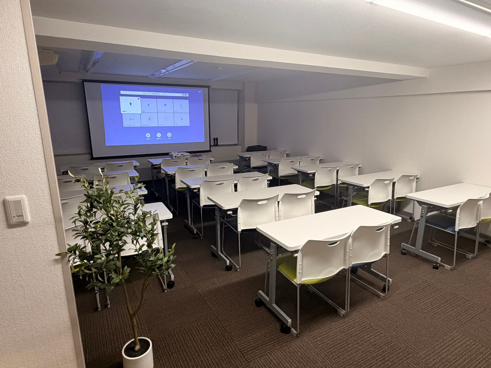 OPEN割🎉【24時間利用可能】久屋大通駅徒歩3分／最大28名🌟レンタル会議室🌟ミーティング・勉強会など使い方は自由🎯の写真2