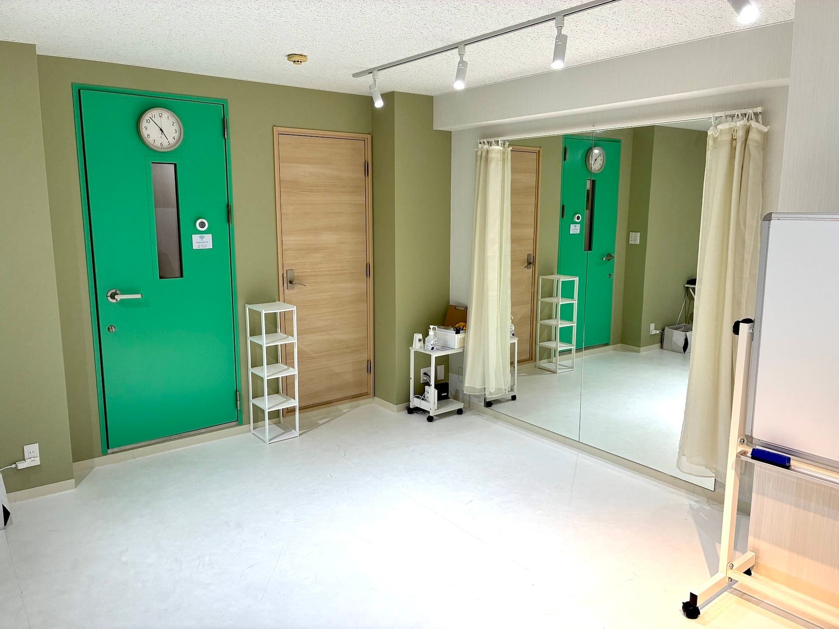 三軒茶屋5分　24時間使える防音室　ダンス・音楽スタジオ　サロン・会議室利用も可の写真1