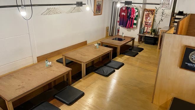 谷町四丁目駅④出口から徒歩2分のビルにある飲食店です。の写真1
