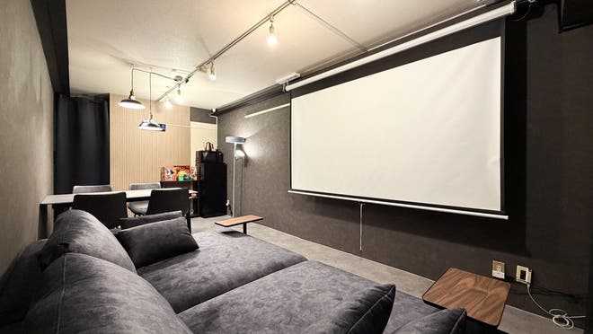 池袋駅5分✨100㌅スクリーン🎥デート✨️ボドゲ🎲パーティー🍷飲み会🍺女子会❤️933_Theater池袋の写真1