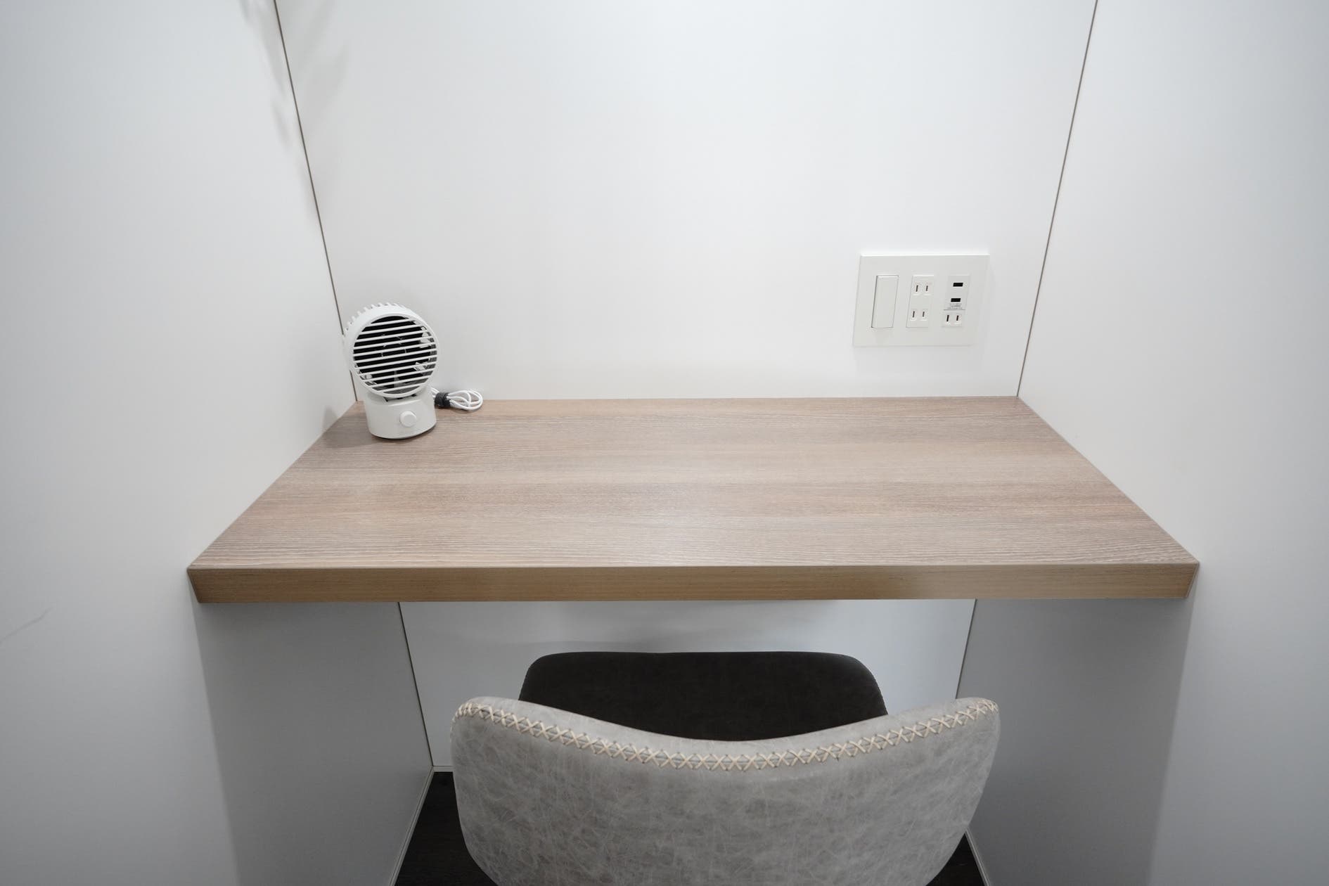 ＜TKPビズ BOX 虎ノ門カンファレンスセンターNo.9＞1人用個室🚪光回線Wi-Fi📶電源🔌テレワーク/オンライン会議の写真2