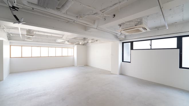 【北参道駅4分】展示会・イベントに最適なギャラリースペース/バックヤード・フィッティングスペースも完備の写真1