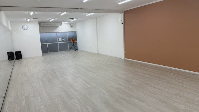 立花駅徒歩5分以内!!アクセス良好の広々スタジオ!!の写真1