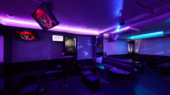 Live DAM カラオケ無料、ダーツあり!広々と4名〜50名迄可!女子会や歓送迎会に是非!の写真1