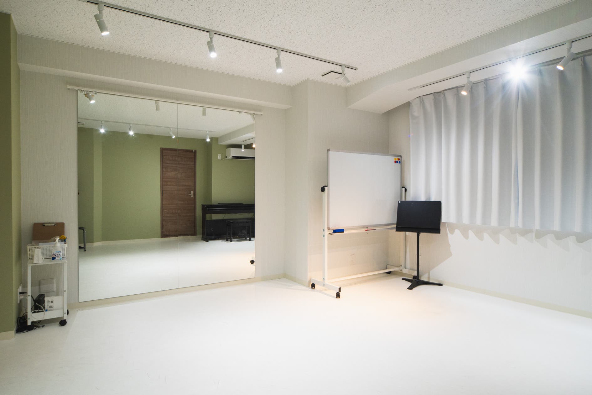 三軒茶屋5分　24時間使える防音室　ダンス・音楽スタジオ　サロン・会議室利用も可の写真2