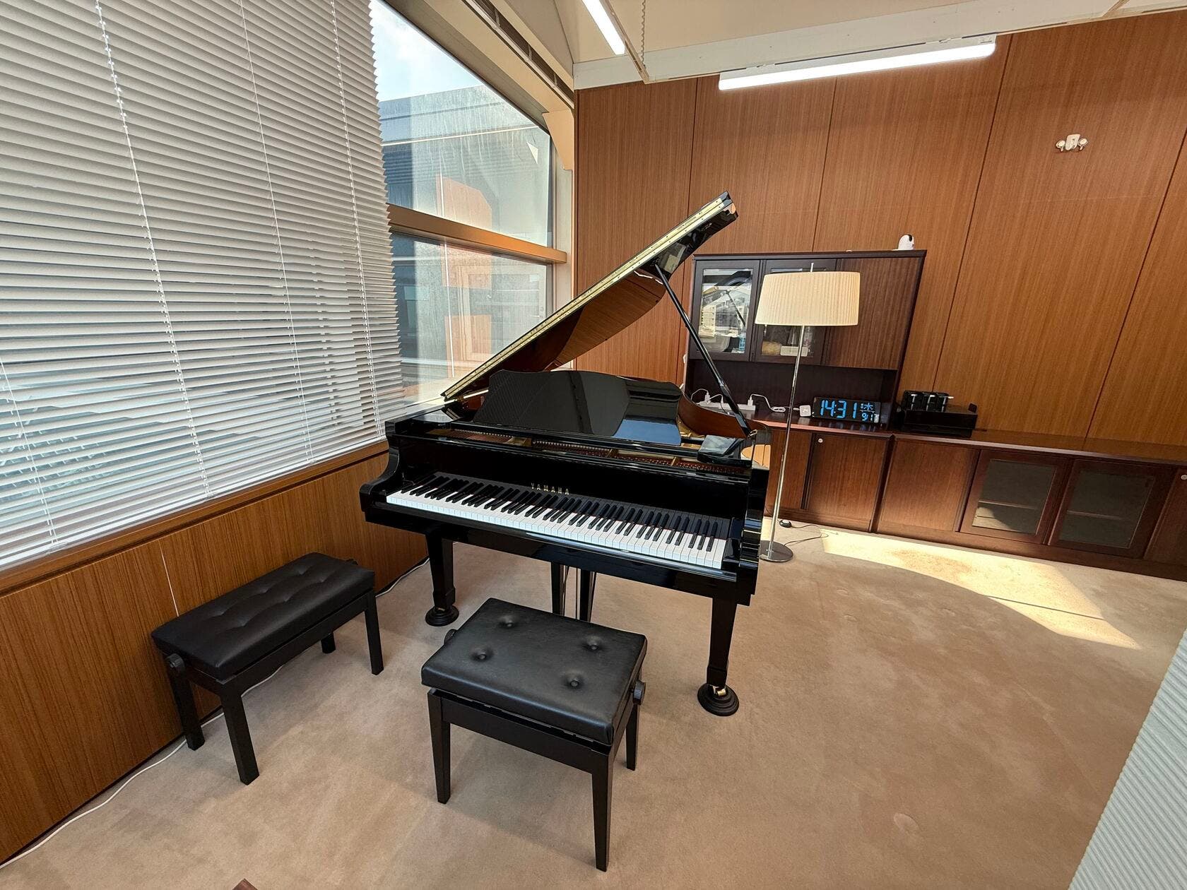 【池尻大橋駅直結】44.51㎡/ピアノ備え付きの音楽スタジオ　楽器や歌の練習・レッスン・配信にご使用いただけます。の写真2