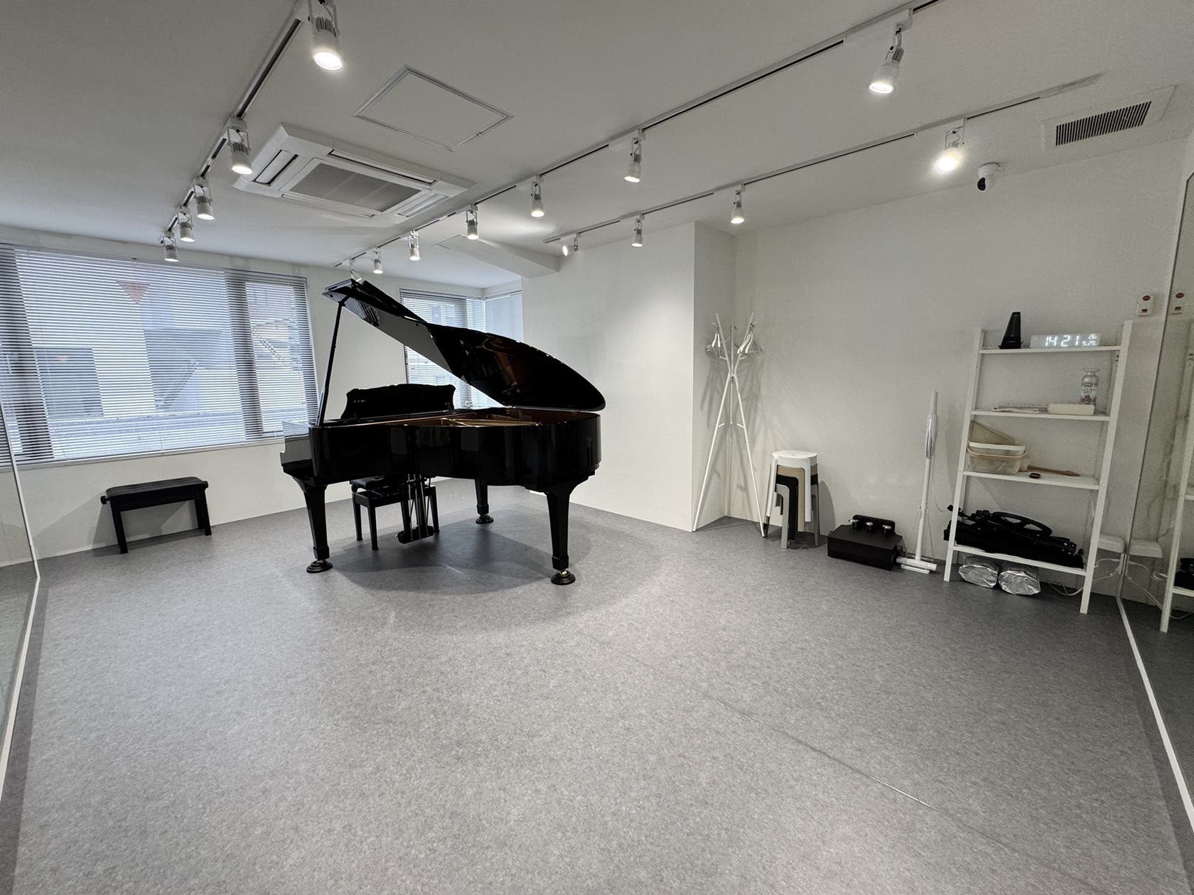 【大倉山駅徒歩1分】24.03㎡/グランドピアノ（YAMAHA C3E）常設の音楽スタジオ（ルービー大倉山 room4）の写真2