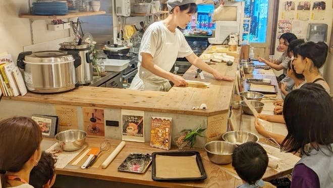 【高円寺駅5分】カウンターだけの小さなカフェ|撮影・ロケ・貸切・ポップアップの写真1