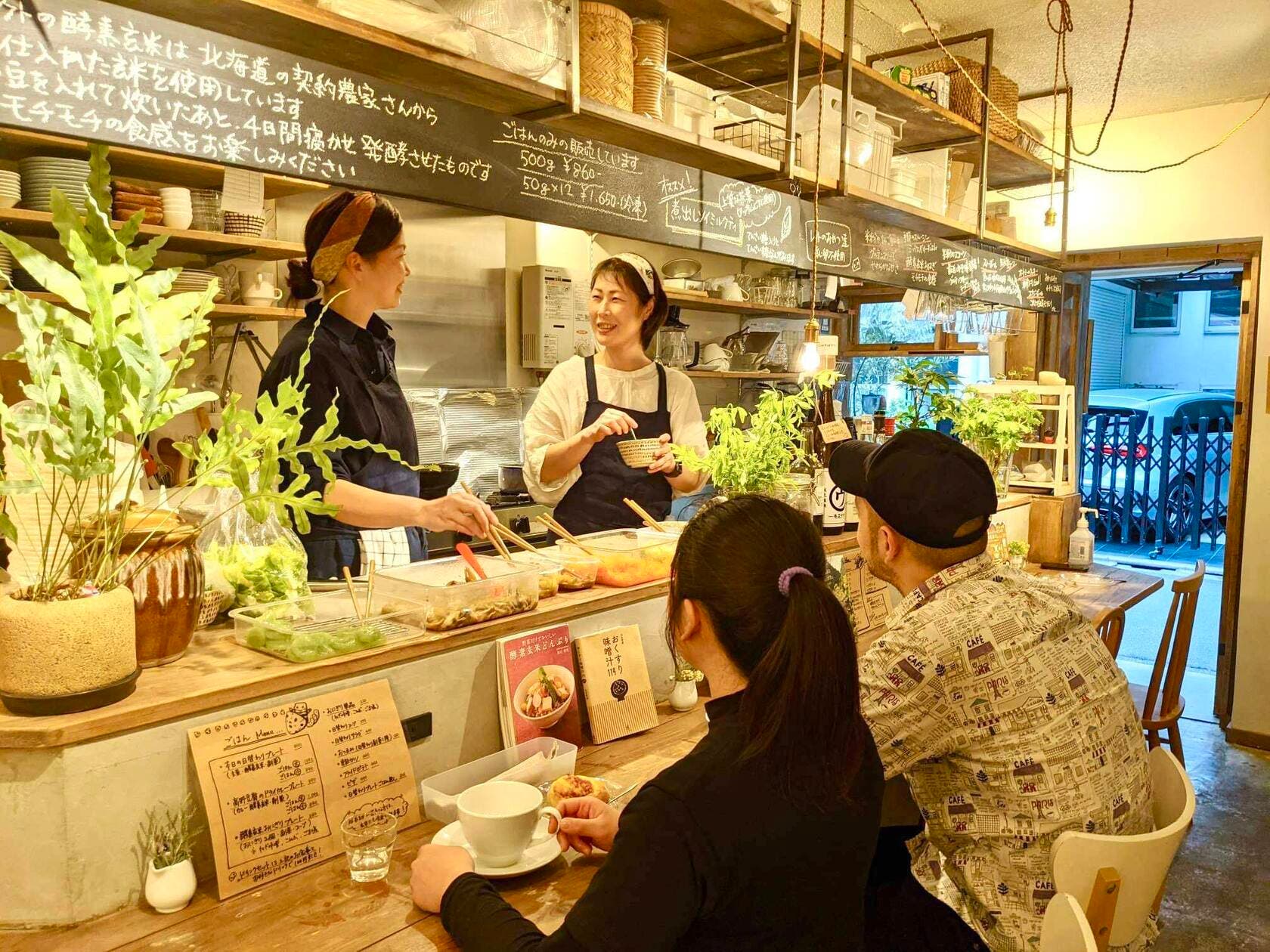 【高円寺駅5分】カウンターだけの小さなカフェ｜撮影・ロケ・貸切・ポップアップの写真2