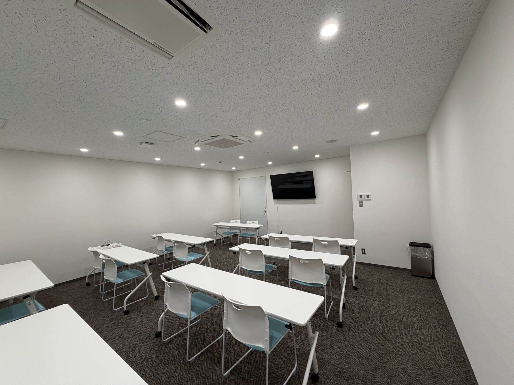 ≪長野駅善光寺口徒歩４分≫　貸会議室の写真1
