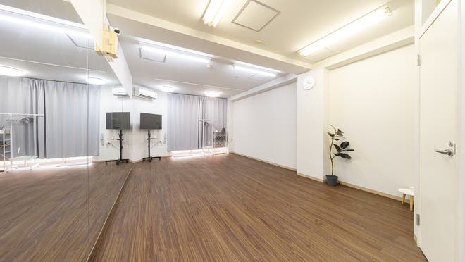 【NEW OPEN!総武線小岩駅5分🚶】 幅5.4m鏡×36㎡|路面店で搬入簡単|ダンス💃|撮影📷|モニターあり📺|の写真1
