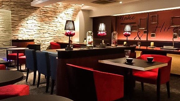 【岡山駅近く】ラグジュアリーなcafeスペース(パーティーやイベント使用に最適/貸切)の写真4