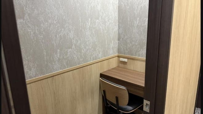 糸魚川駅から徒歩4分|Web会議や集中作業に最適な1人用個室ブースの写真1