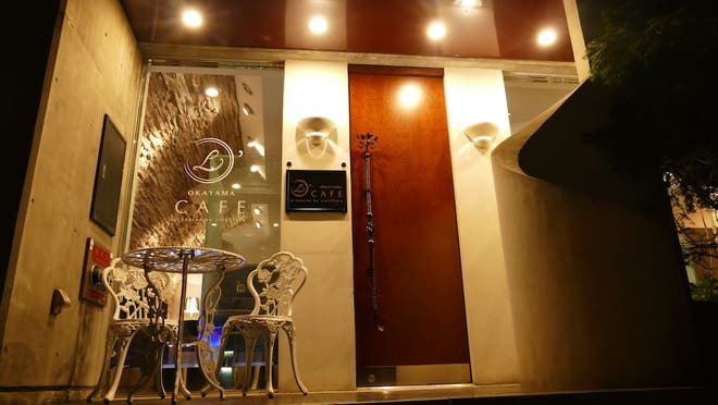 【岡山駅近く】ラグジュアリーなcafeスペース(パーティーやイベント使用に最適/貸切)の写真1